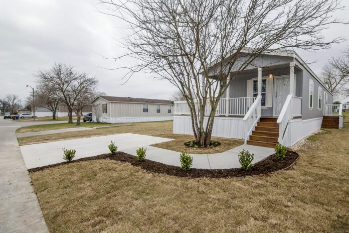 2 Bedroom Mobile Homes - Perfectly Sized for You - The MHVillager™