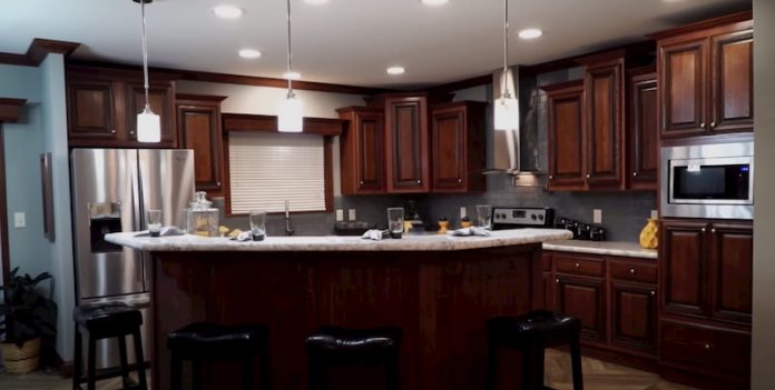 Big Family? Check Out These 5 Bedroom Mobile Homes - The MHVillager™